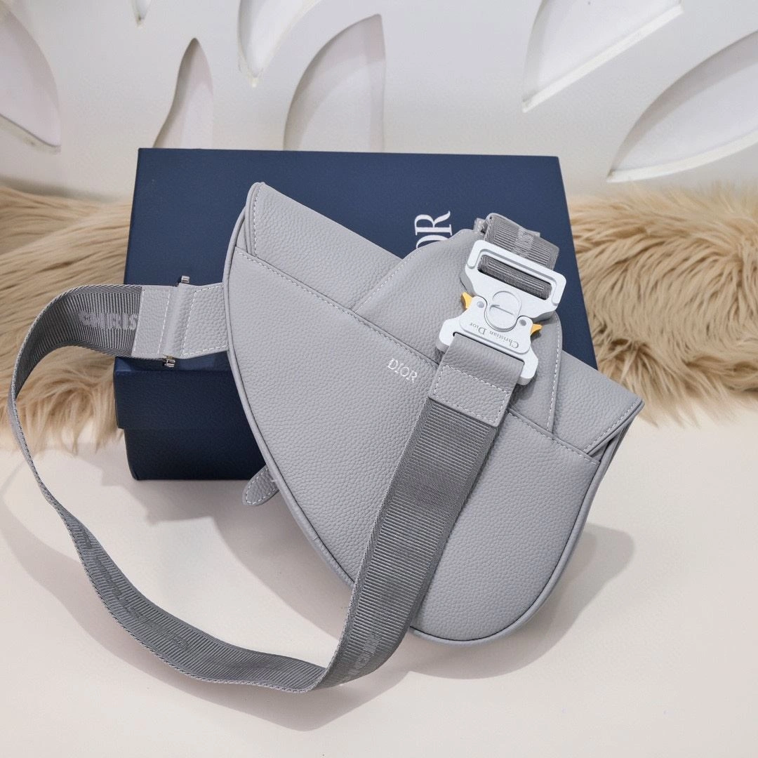Bargain Christian Dior Saddle bags