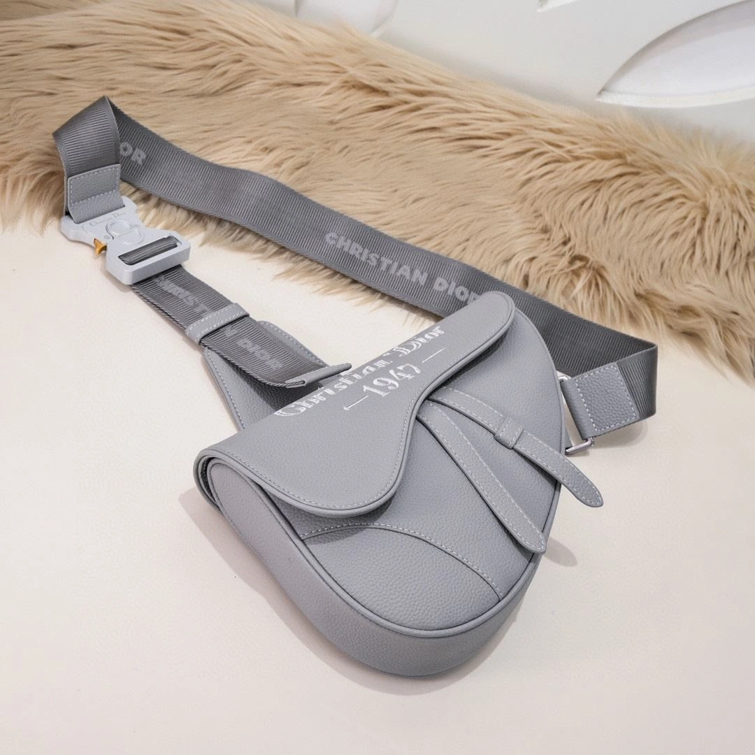 Bargain Christian Dior Saddle bags