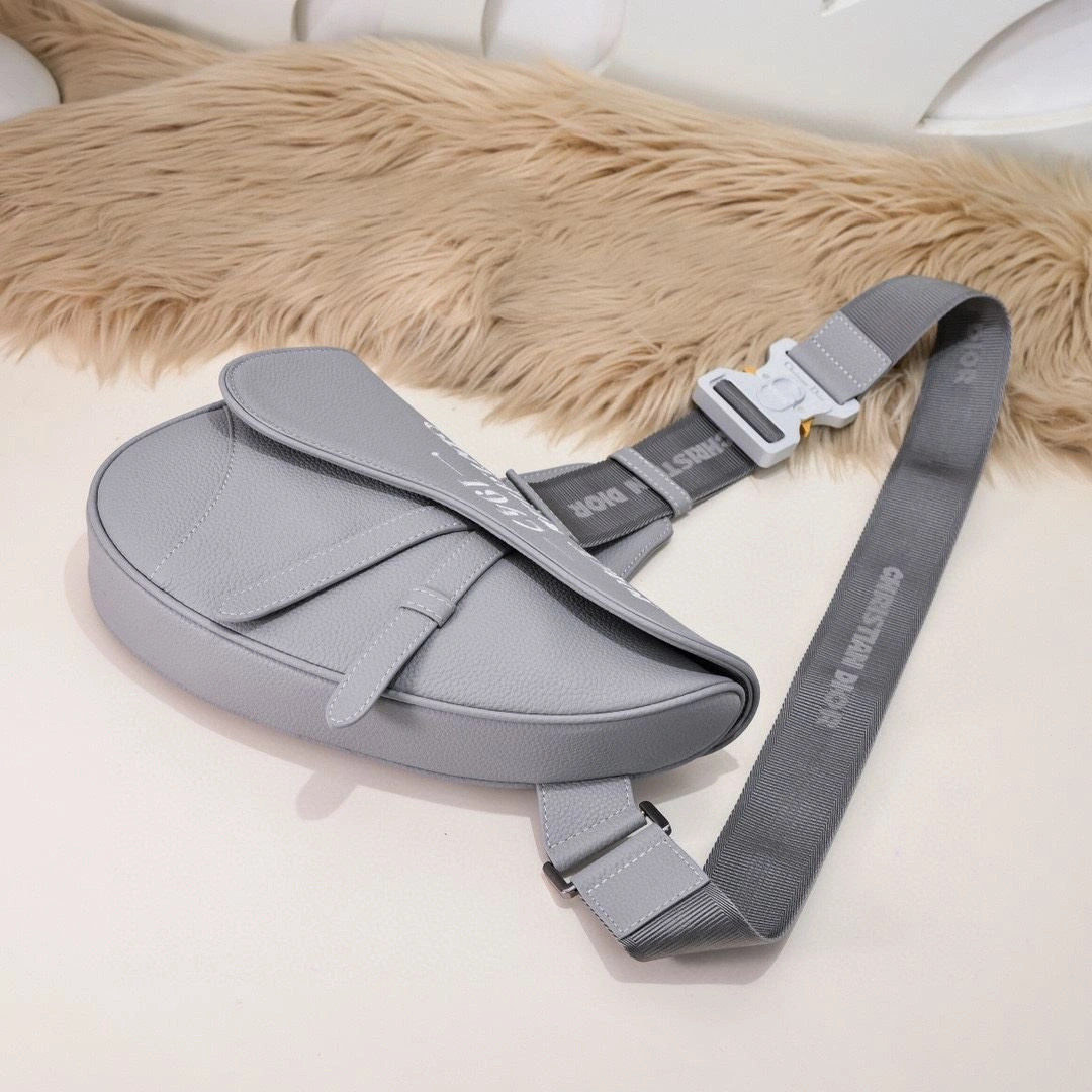 Bargain Christian Dior Saddle bags