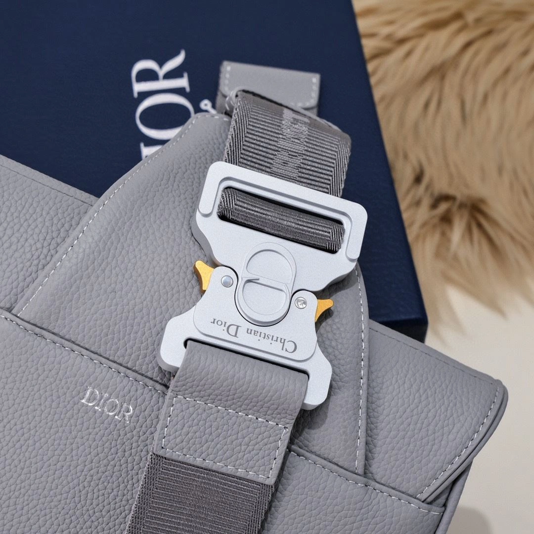 Bargain Christian Dior Saddle bags