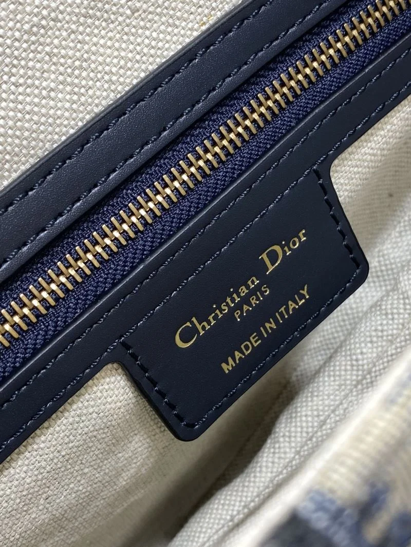 Cut-rate Christian Dior Saddle bags