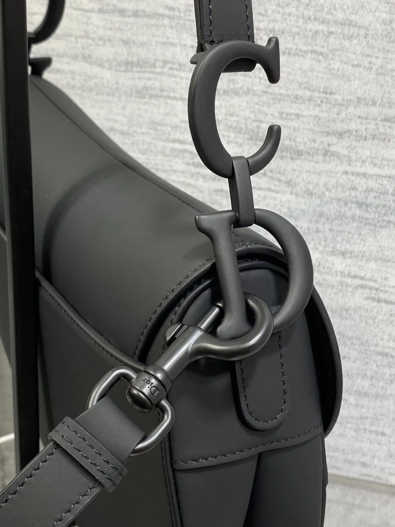 High fidelity Christian Dior Saddle bags