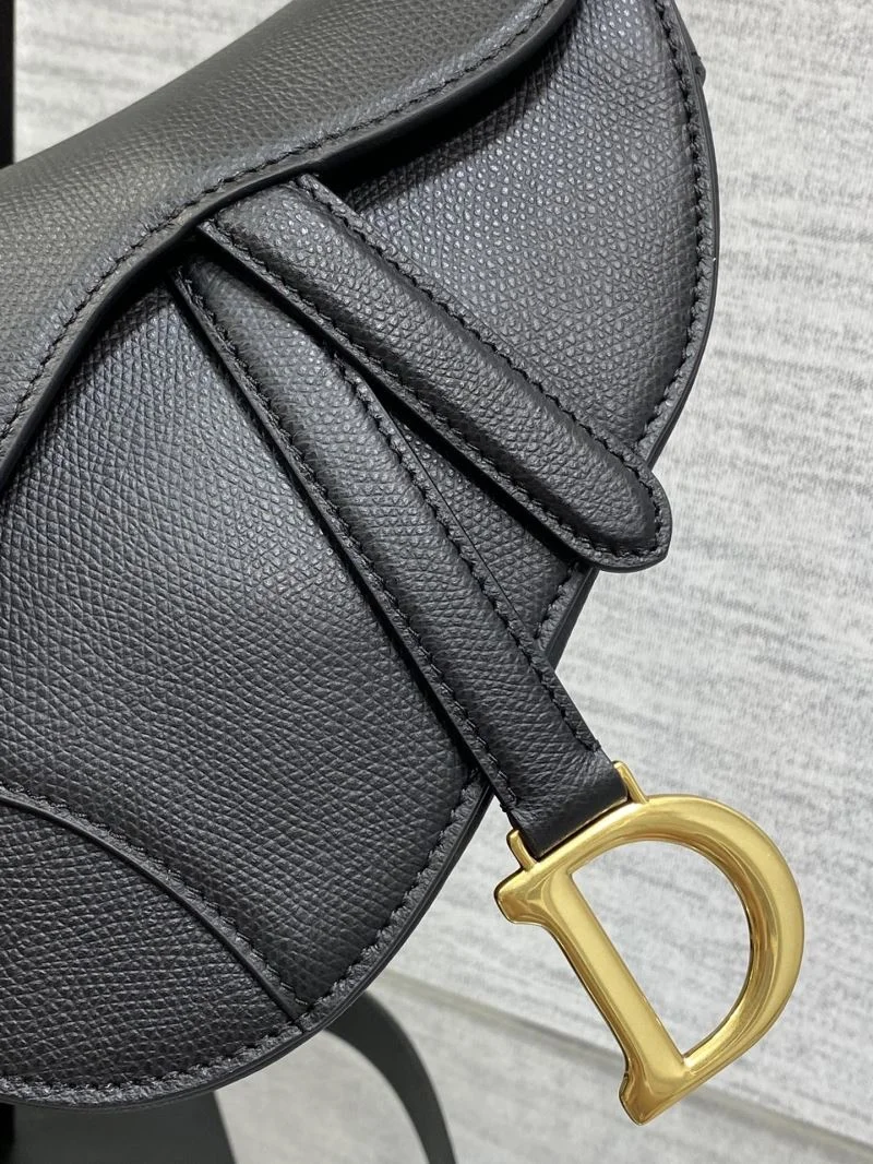 High fidelity Christian Dior Saddle bags