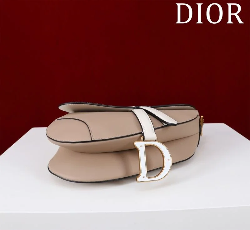 Cut-rate Christian Dior Saddle bags