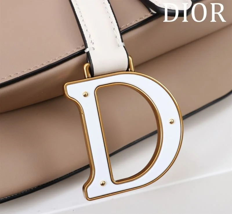 Cut-rate Christian Dior Saddle bags