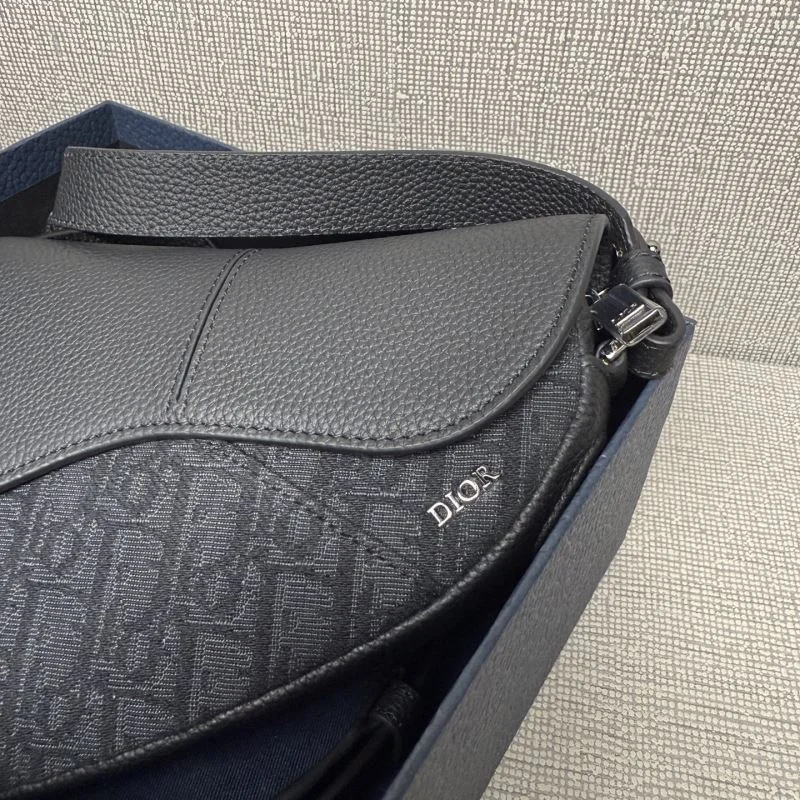 Accurate model Christian Dior Saddle bags