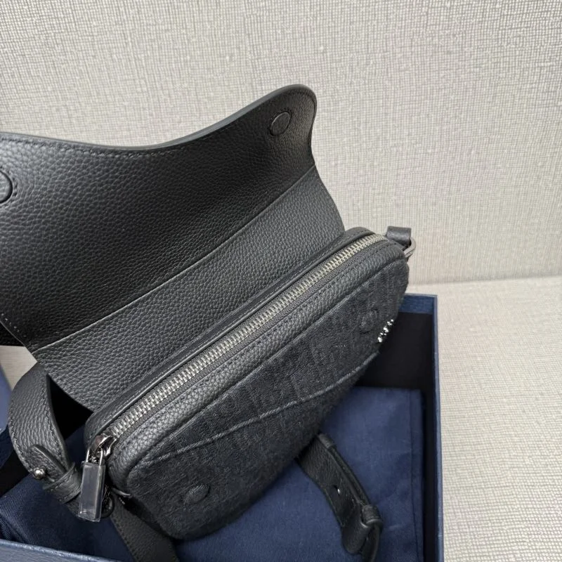 Accurate model Christian Dior Saddle bags