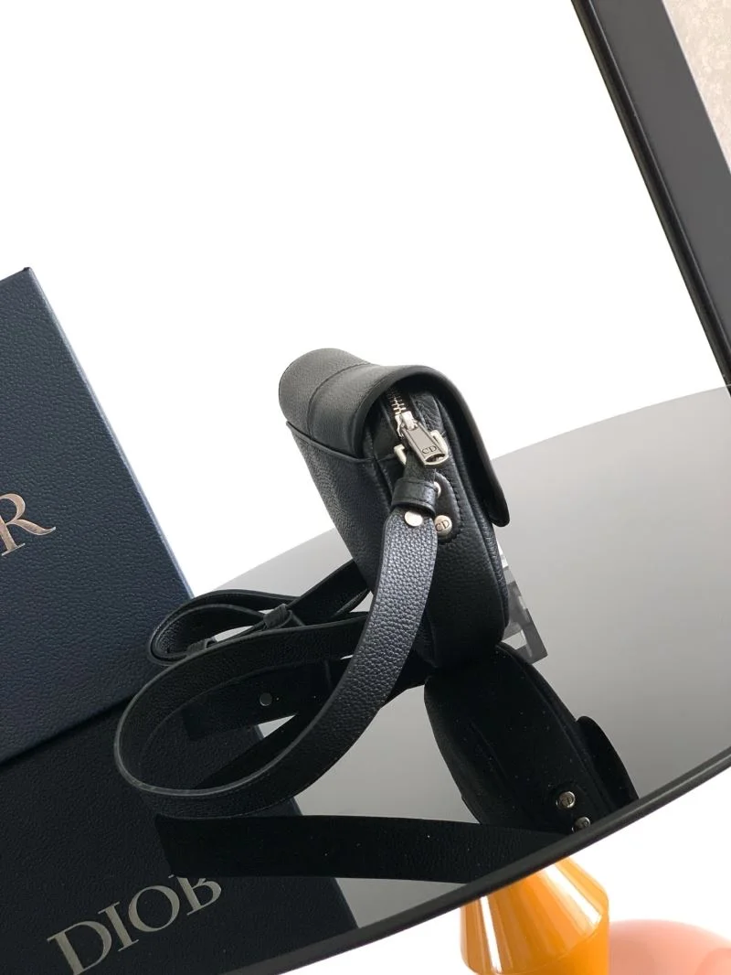 Accurate model Christian Dior Saddle bags