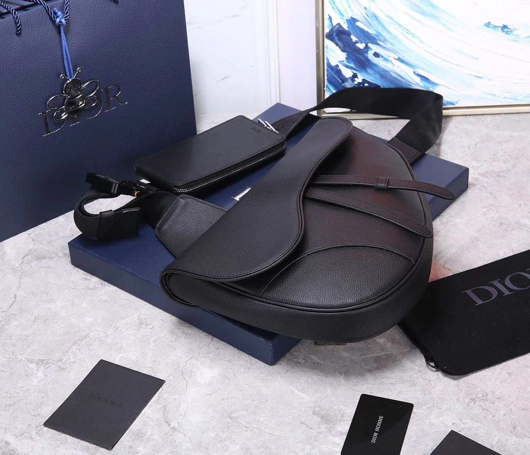 High fidelity Christian Dior Saddle bags
