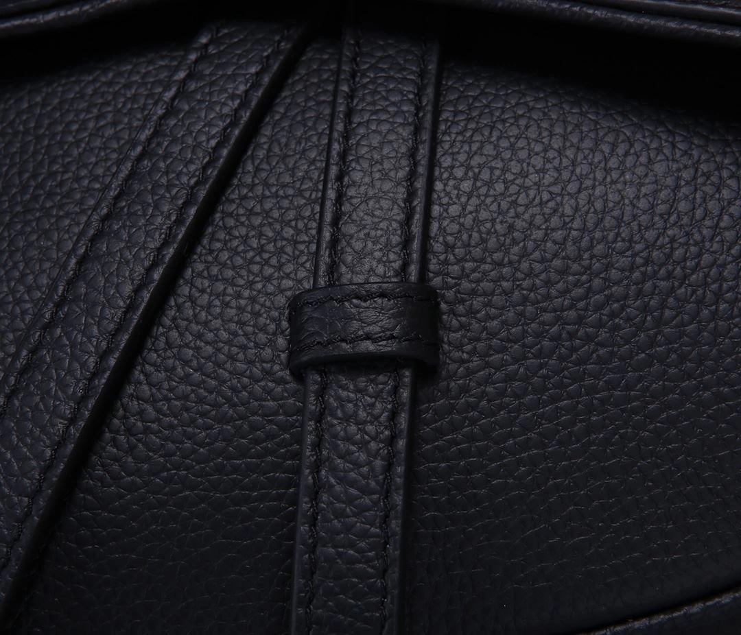 Inexpensive Christian Dior Saddle bags