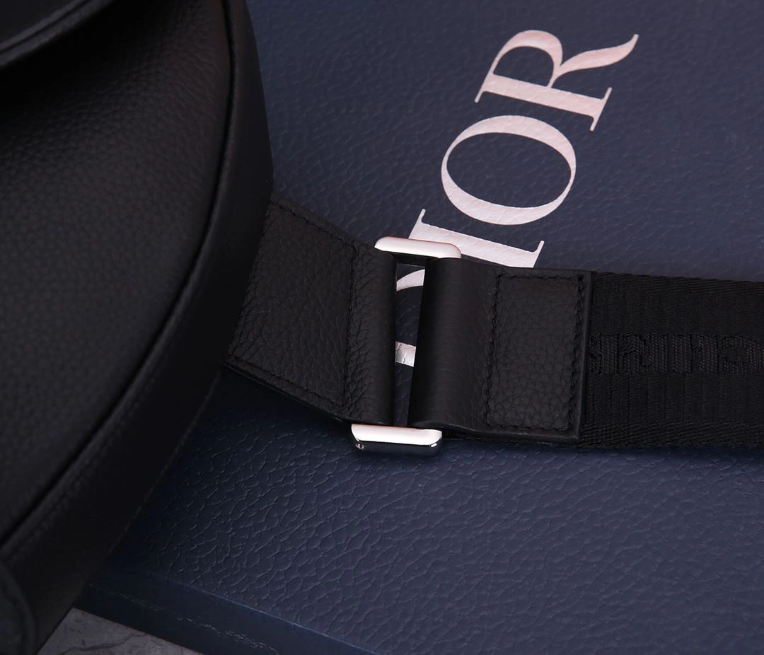 Inexpensive Christian Dior Saddle bags