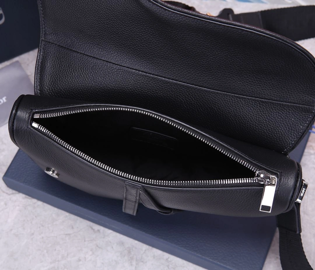 Inexpensive Christian Dior Saddle bags