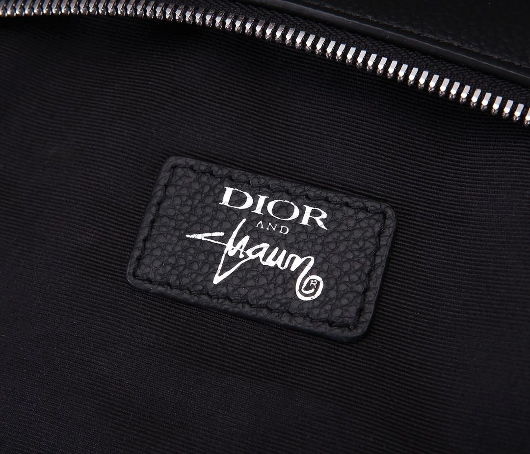 Inexpensive Christian Dior Saddle bags