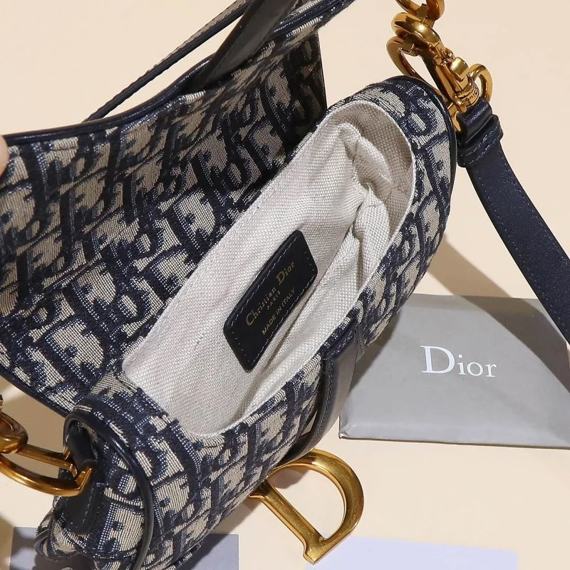 Low-cost Christian Dior Saddle bags