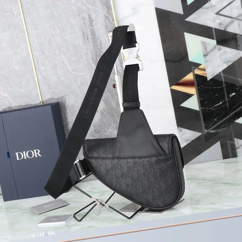 Low-cost Christian Dior Saddle bags