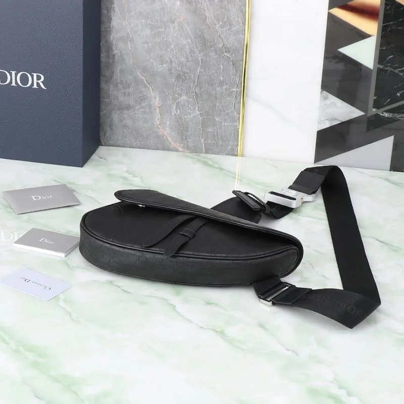 Low-cost Christian Dior Saddle bags