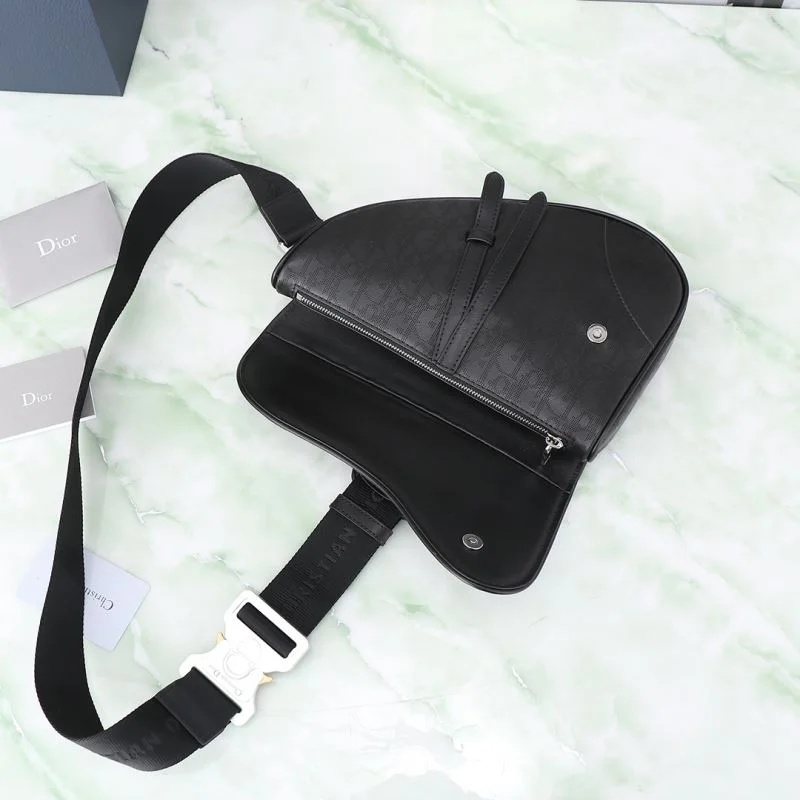 Low-cost Christian Dior Saddle bags