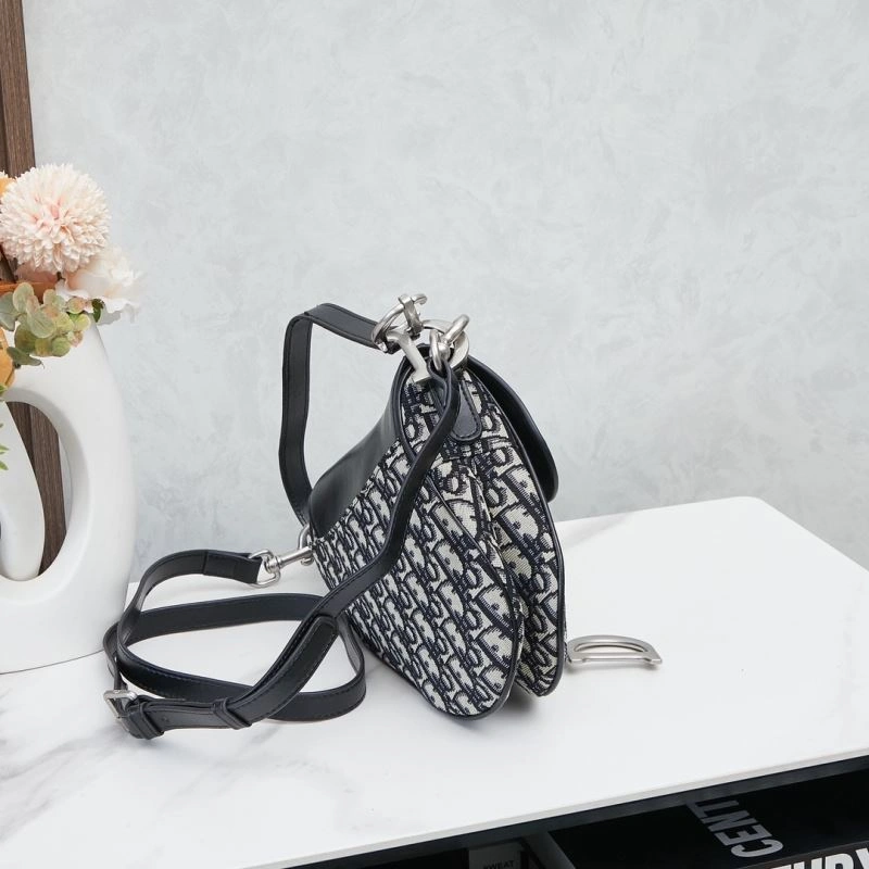Cut-rate Christian Dior Saddle bags