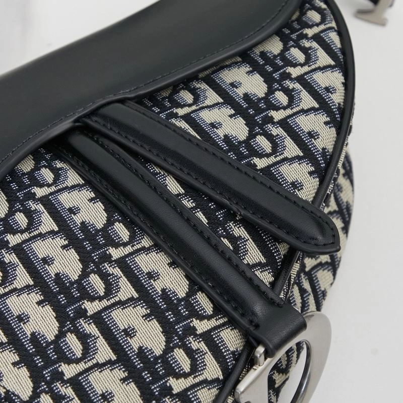 Cut-rate Christian Dior Saddle bags