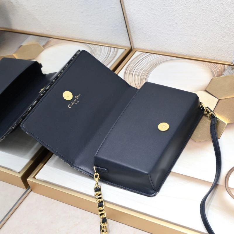 Accurate model Christian Dior Satchel Bags