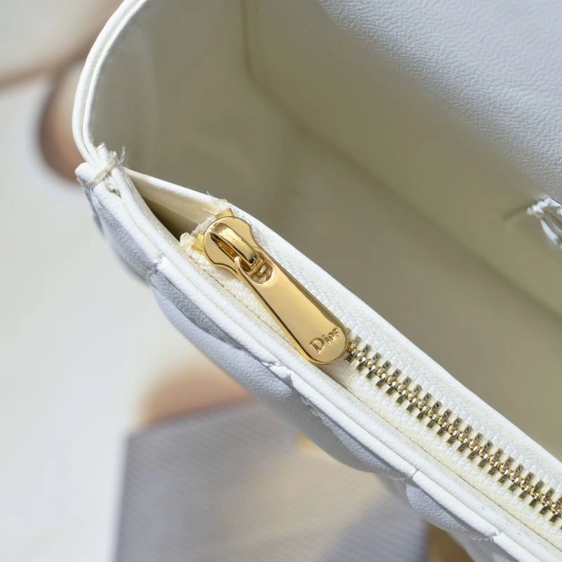 Accurate model Christian Dior Satchel Bags