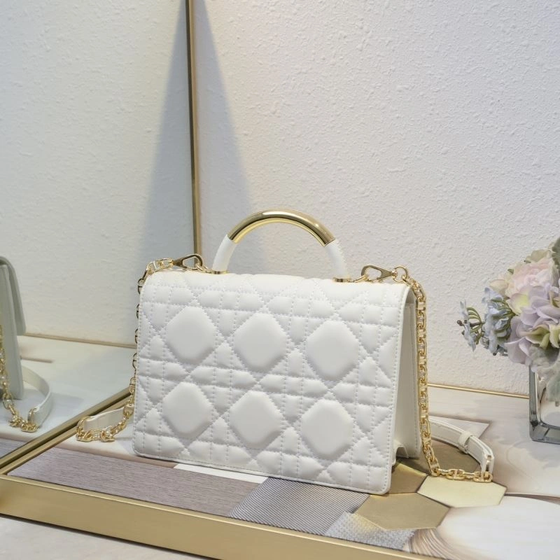 Accurate model Christian Dior Satchel Bags