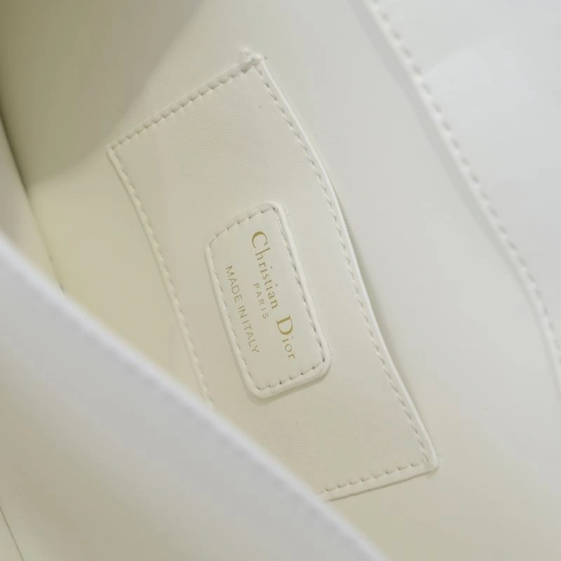 Accurate model Christian Dior Satchel Bags