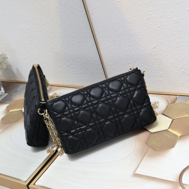 Accurate model Christian Dior Satchel Bags