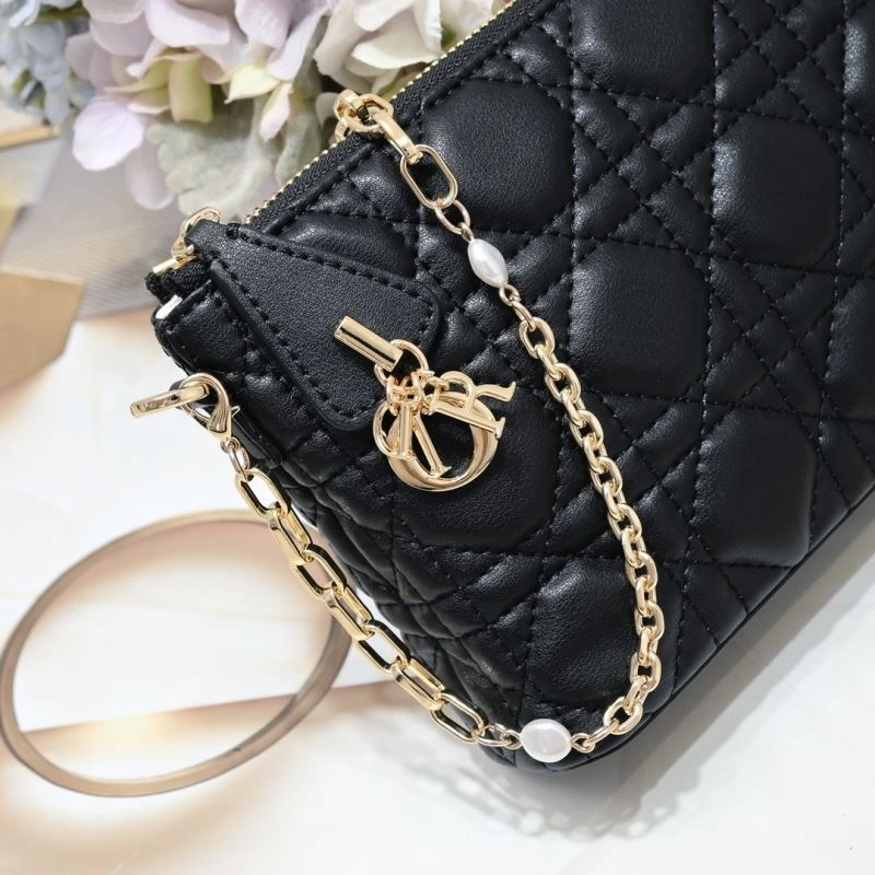 Accurate model Christian Dior Satchel Bags
