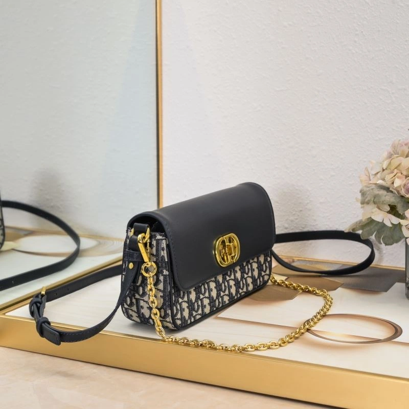 Accurate model Christian Dior Satchel Bags