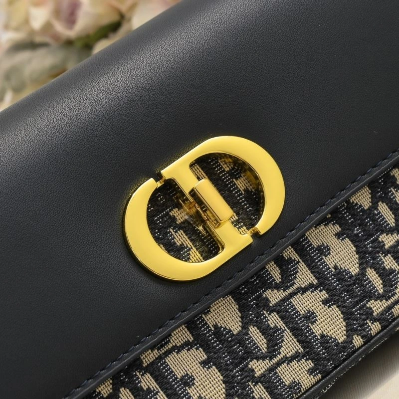 Accurate model Christian Dior Satchel Bags