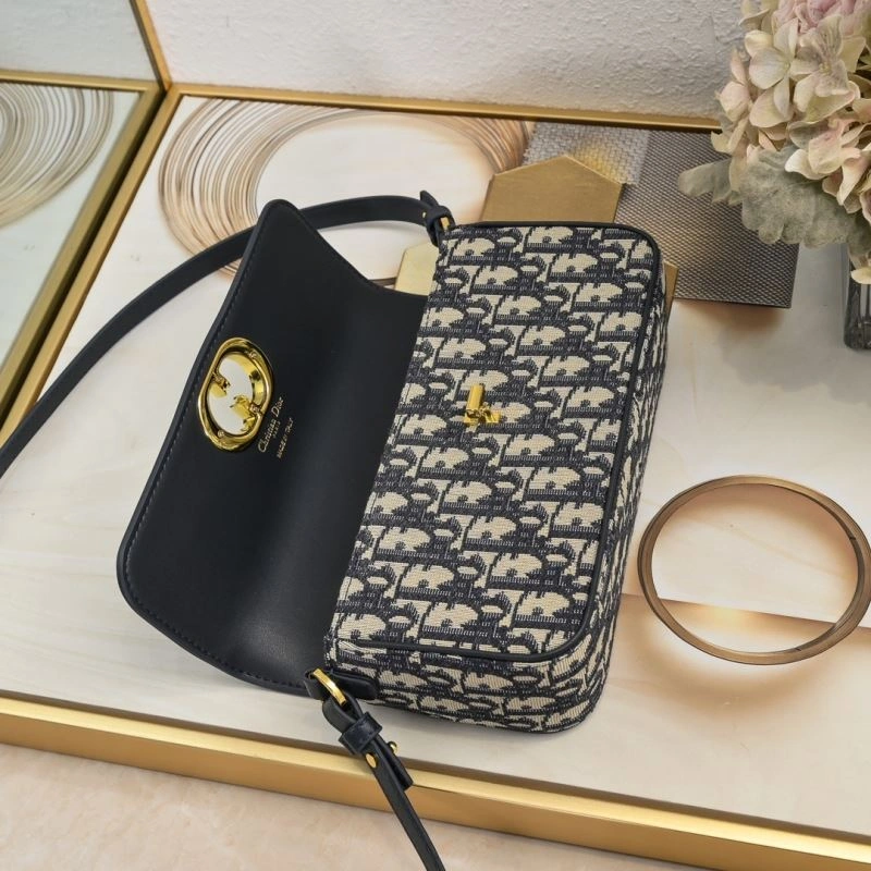Accurate model Christian Dior Satchel Bags