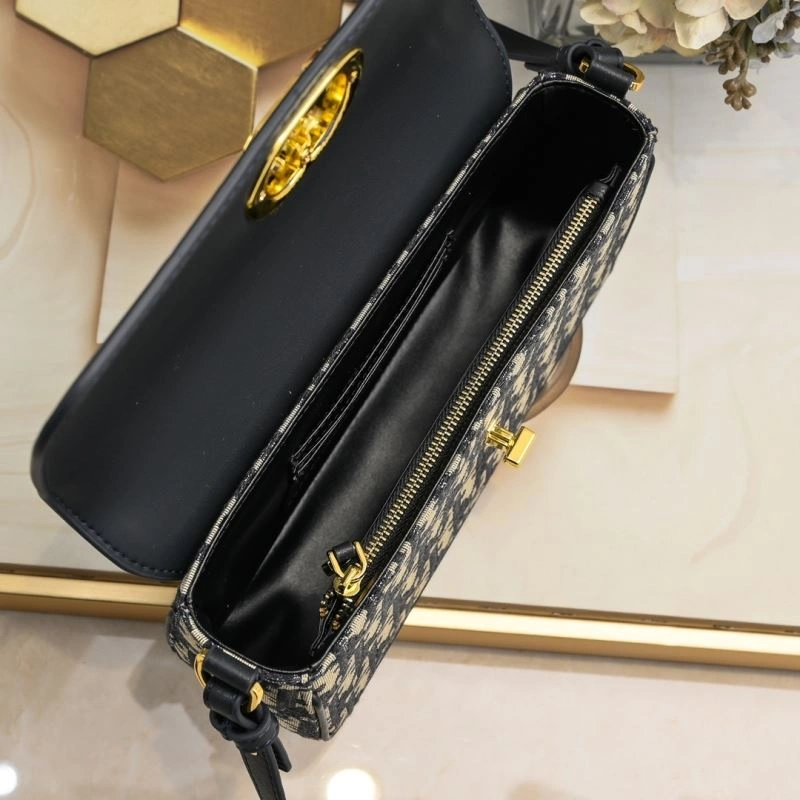 Accurate model Christian Dior Satchel Bags