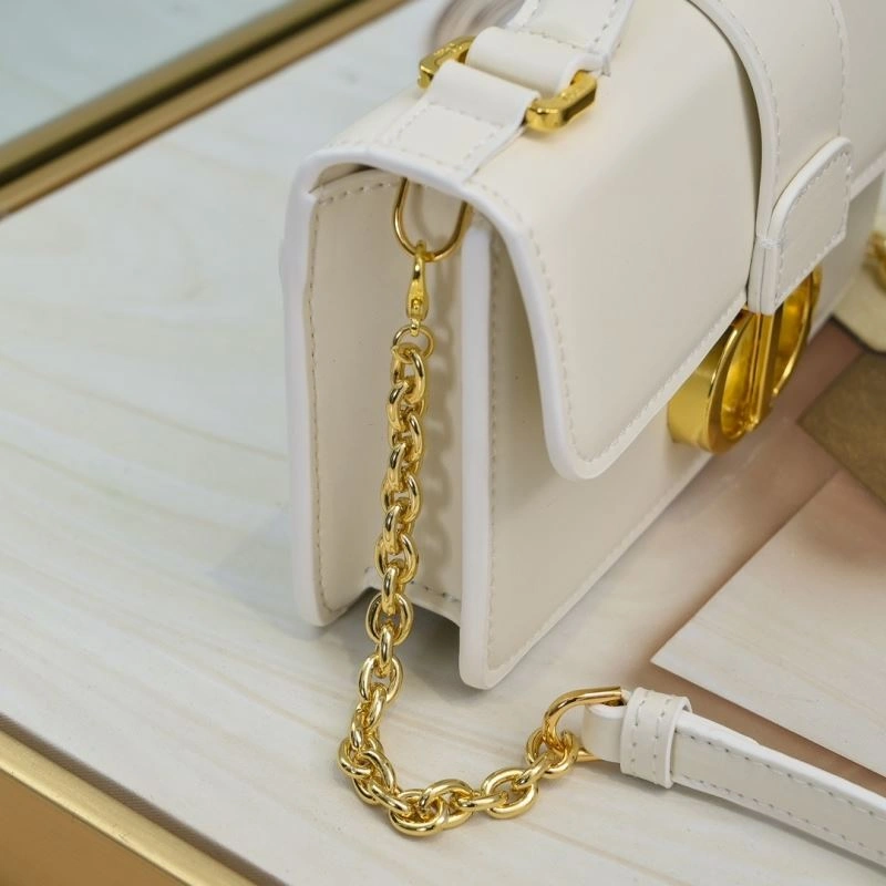 Accurate model Christian Dior Satchel Bags
