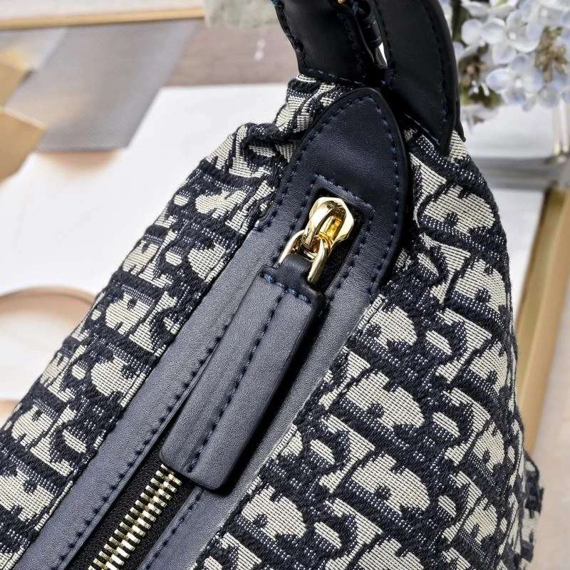 Accurate model Christian Dior Satchel Bags
