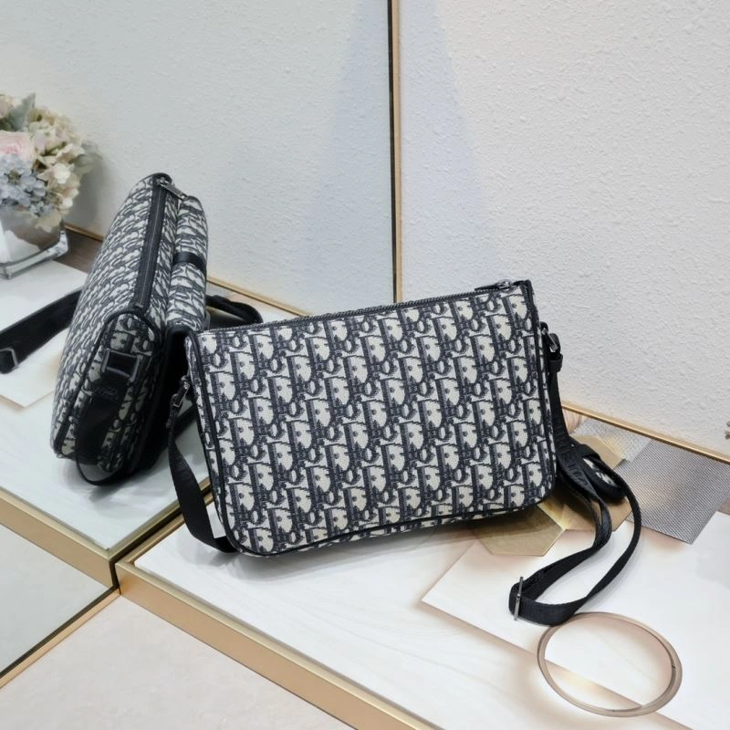Accurate model Christian Dior Satchel Bags