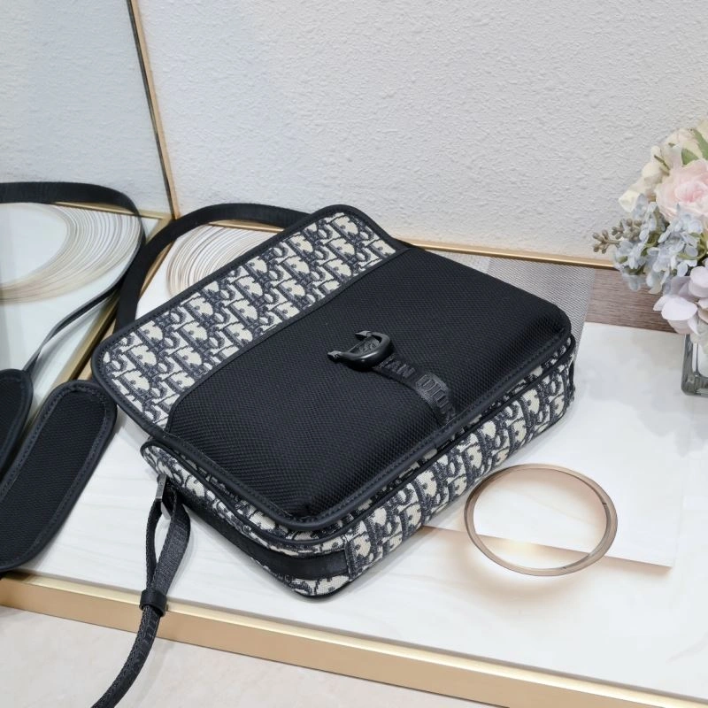 Accurate model Christian Dior Satchel Bags
