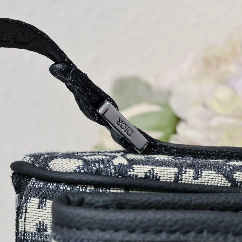 Accurate model Christian Dior Satchel Bags
