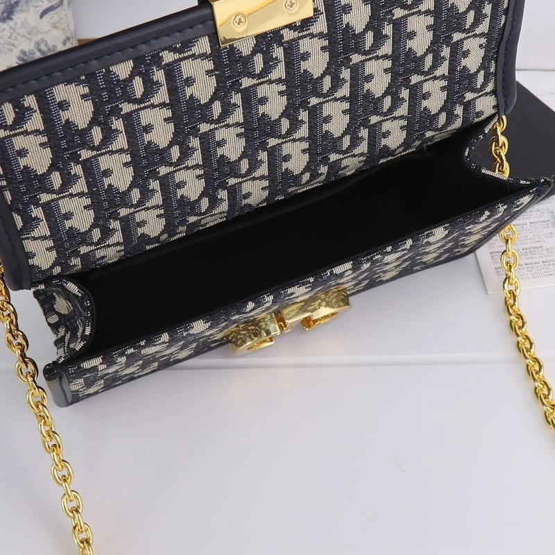 Accurate model Christian Dior Satchel Bags