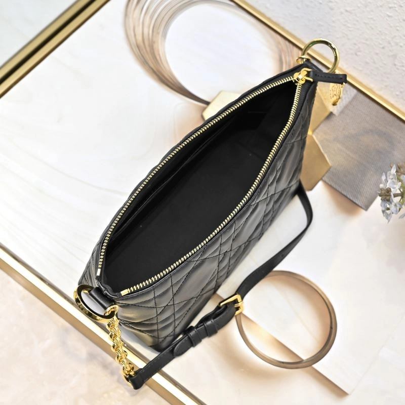Accurate model Christian Dior Satchel Bags