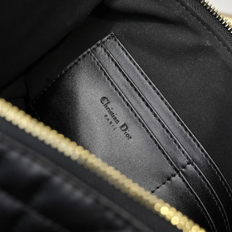 Accurate model Christian Dior Satchel Bags