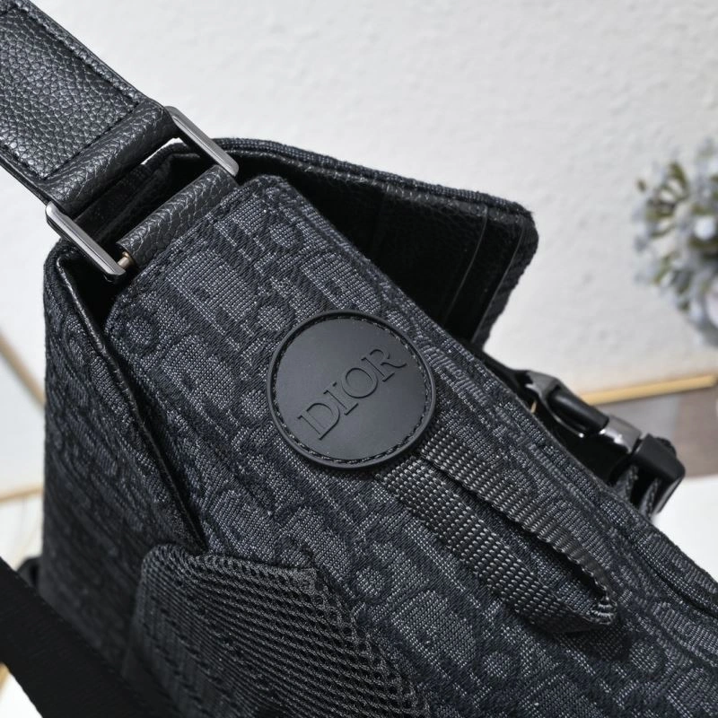 Accurate model Christian Dior Satchel Bags