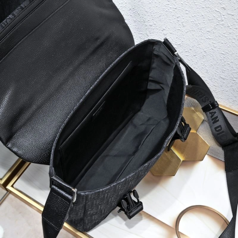 Accurate model Christian Dior Satchel Bags