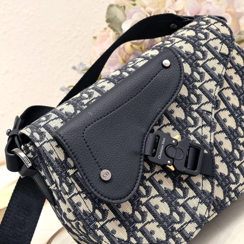 Accurate model Christian Dior Satchel Bags