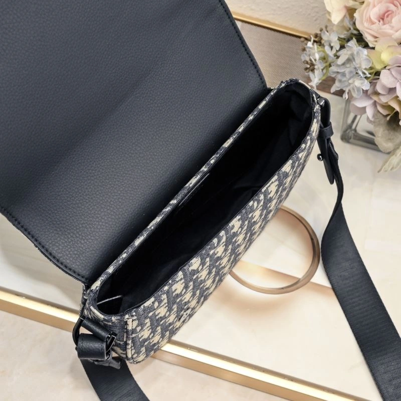Accurate model Christian Dior Satchel Bags