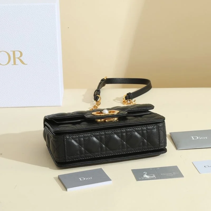 Bargain Christian Dior Satchel Bags