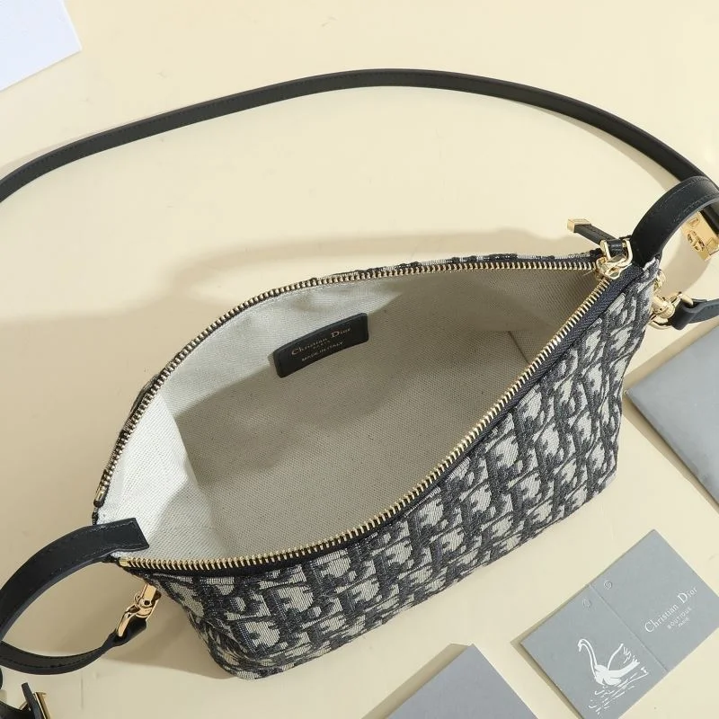 Accurate model Christian Dior Satchel Bags