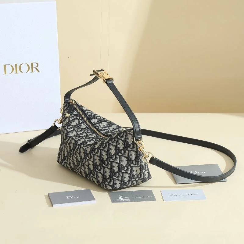 Accurate model Christian Dior Satchel Bags