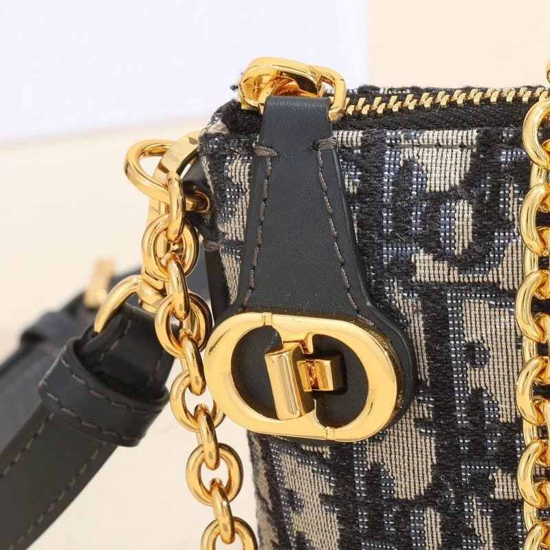 Accurate model Christian Dior Satchel Bags