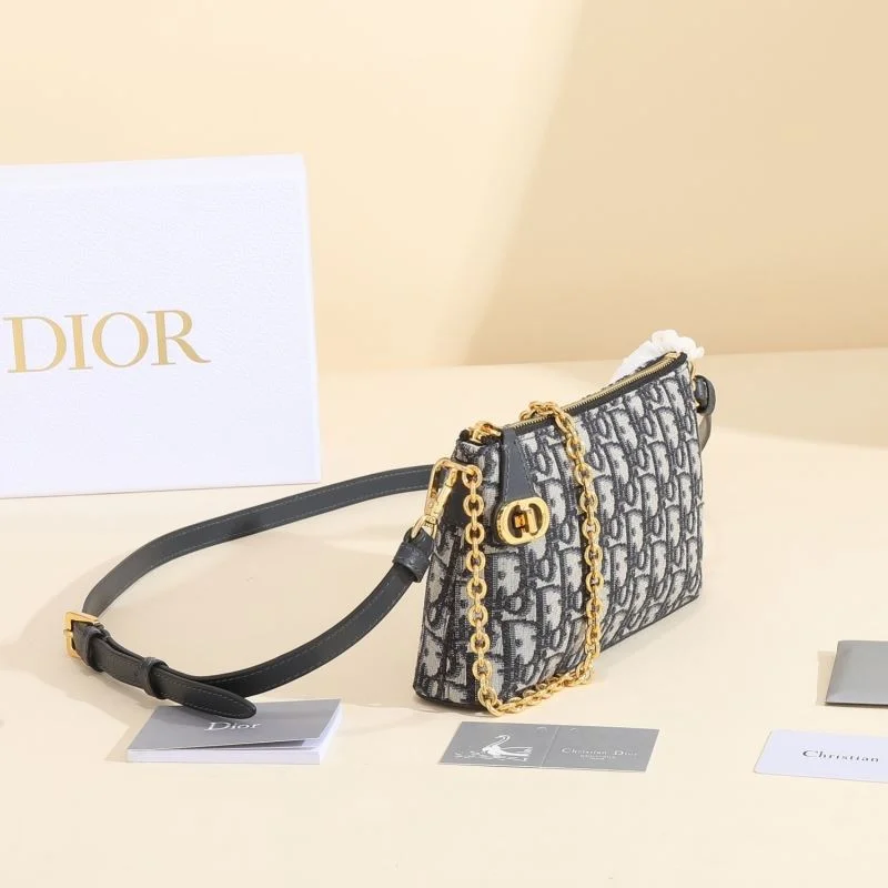 Accurate model Christian Dior Satchel Bags